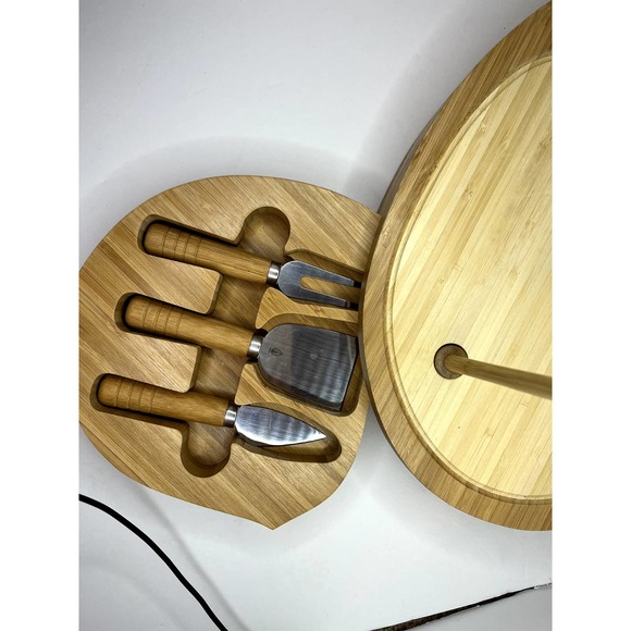 Toscana | Dining | Golf Course Cheese And Wine Charcuterie Cheese Board ...